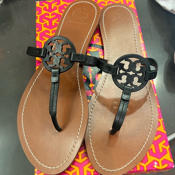 Tory Burch | Shoes | Nib Tory Burch Gabriel Flat Thong | Poshmark